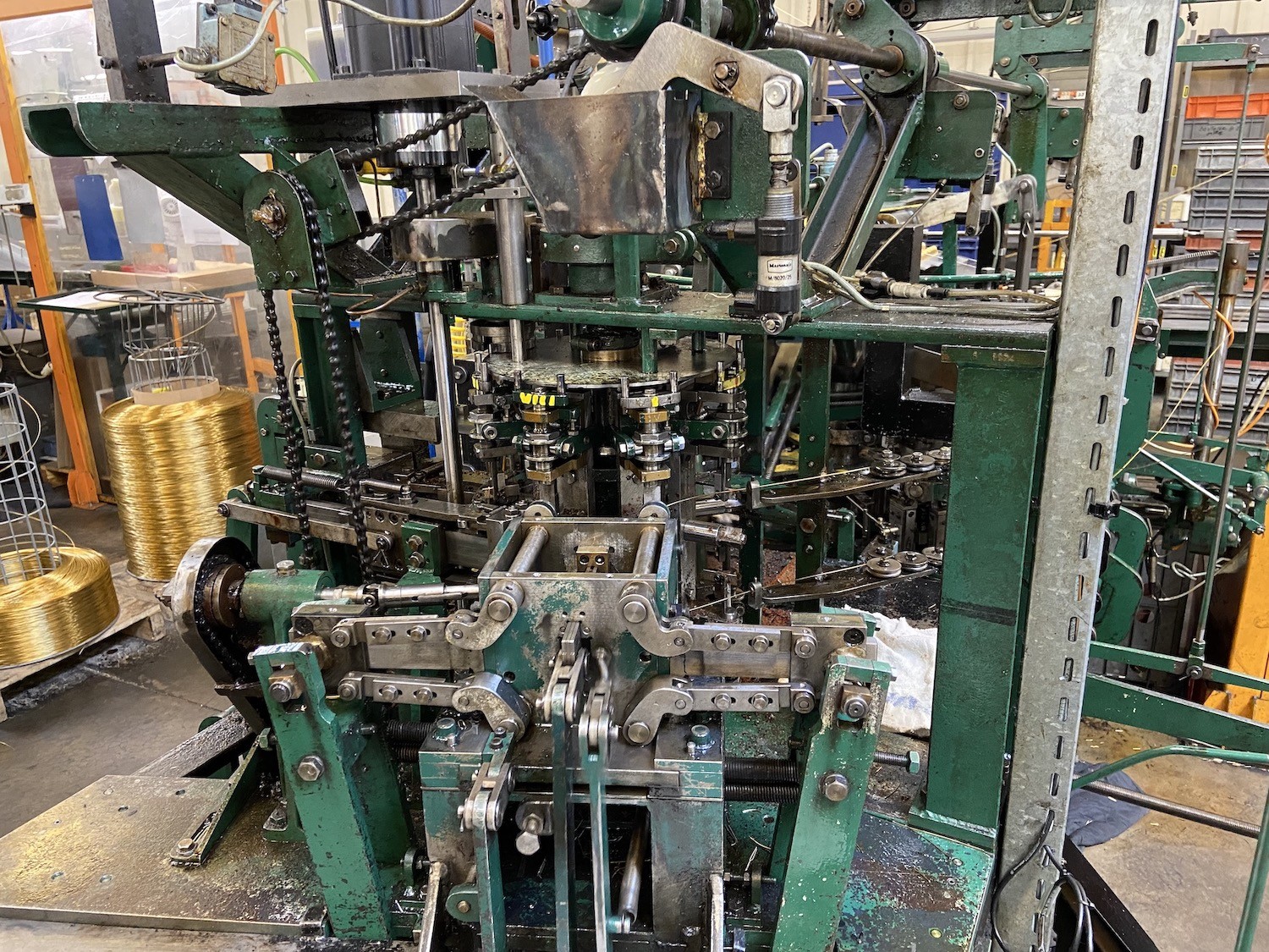 Au cœur de la fabrication des muselets made in France – ForumEco